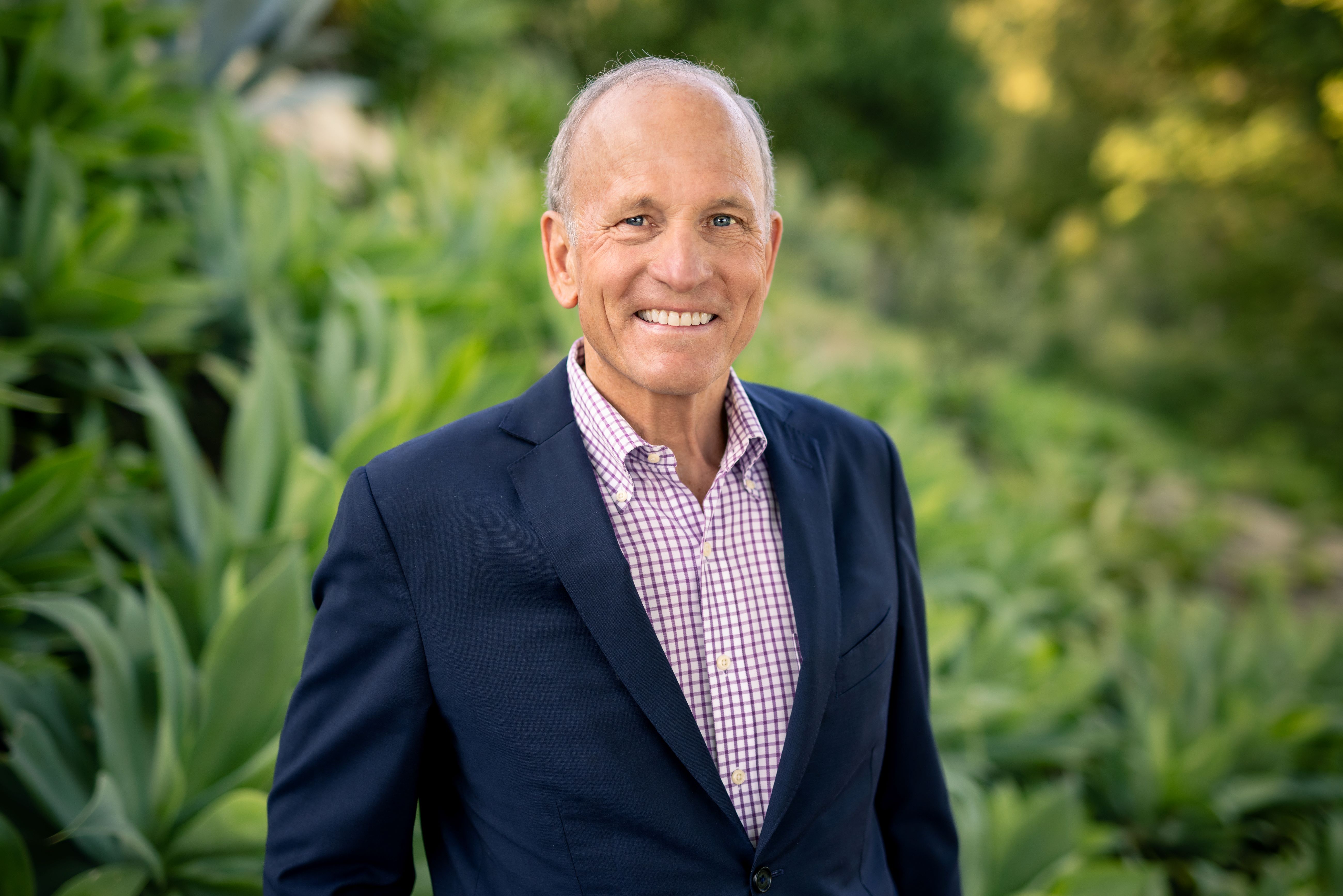 Robert Tucker - keynote speaker - Global Speakers Bureau