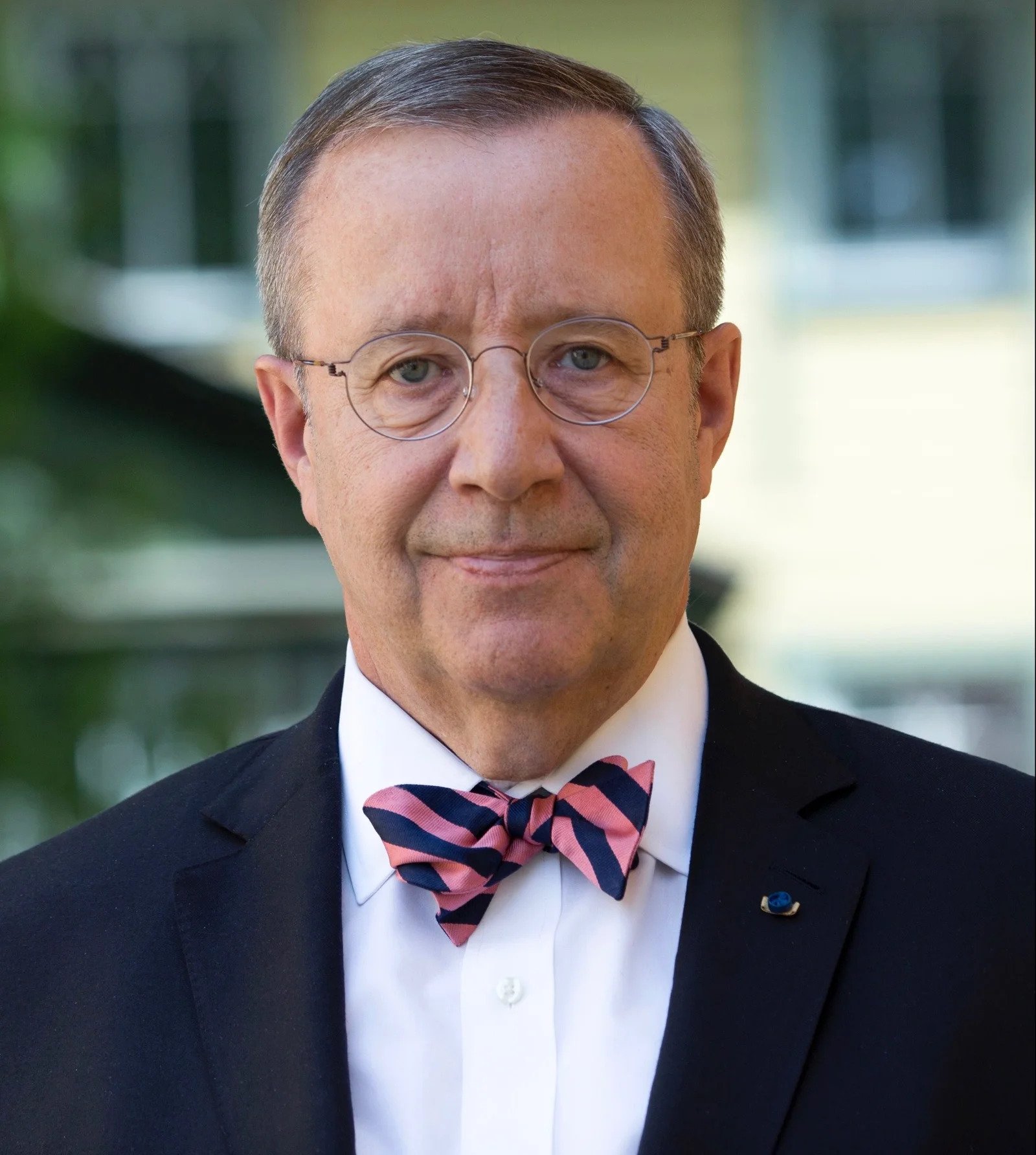 Toomas Hendrik Ilves - keynote speaker - Global Speakers Bureau