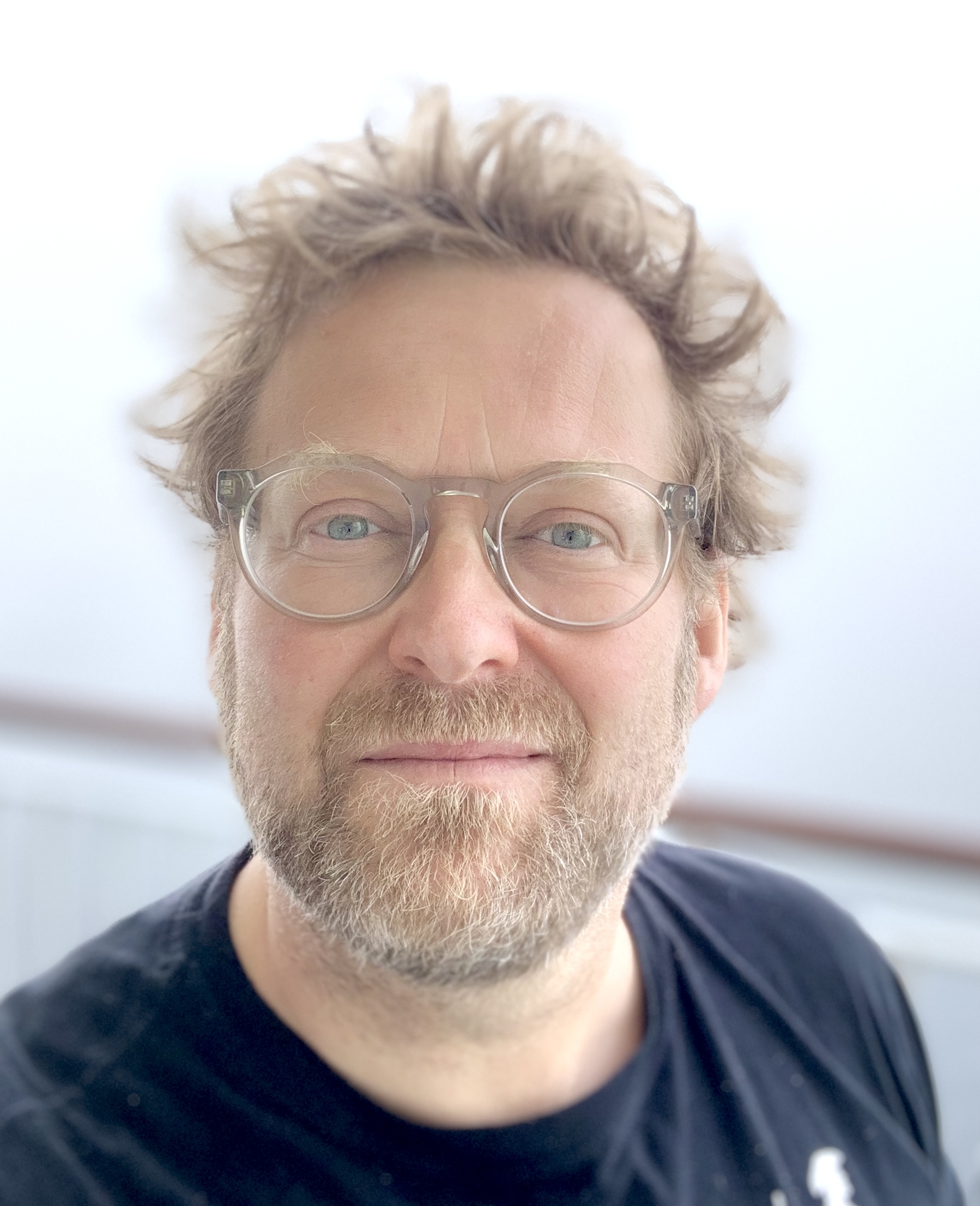 Tamás Dávid-Barrett - keynote speaker - Global Speakers Bureau